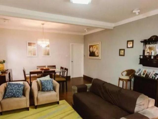 Casa à venda com 240m², 3 quartos e 2 vagas na Lapa
