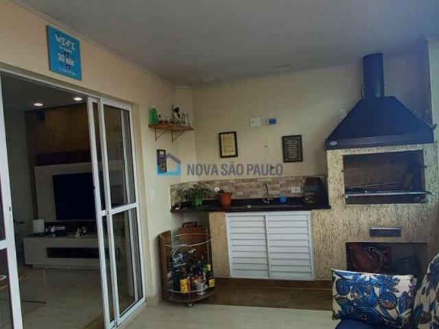 Casa à venda com 240m² de área útil, 3 dormitórios, 1 suite, 4 vagas