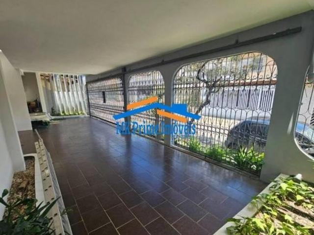 Casa à venda com 248m², 4 quartos e 3 vagas Parque Continental