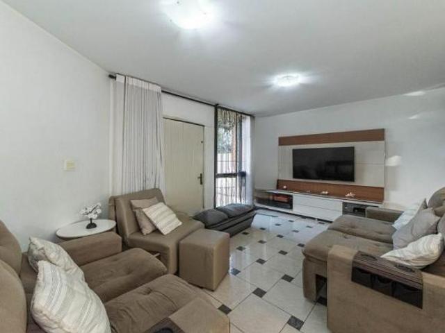 Casa à venda com 249 m², 4 quartos e 4 vagas no Parque Jabaquara!
