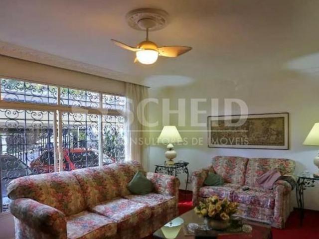Casa à venda com 260m², 3 quartos e 2 vagas