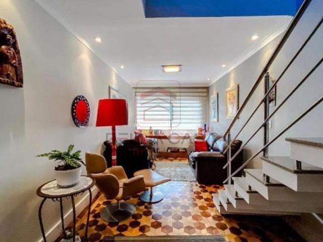 Casa à venda com 266m², 3 quartos e 2 vagas