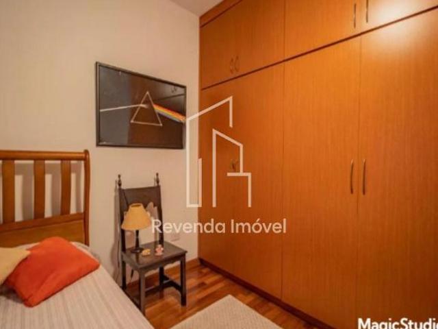 Casa à venda com 280m², 3 quartos e 3 vagas na Super Quadra Morumbi