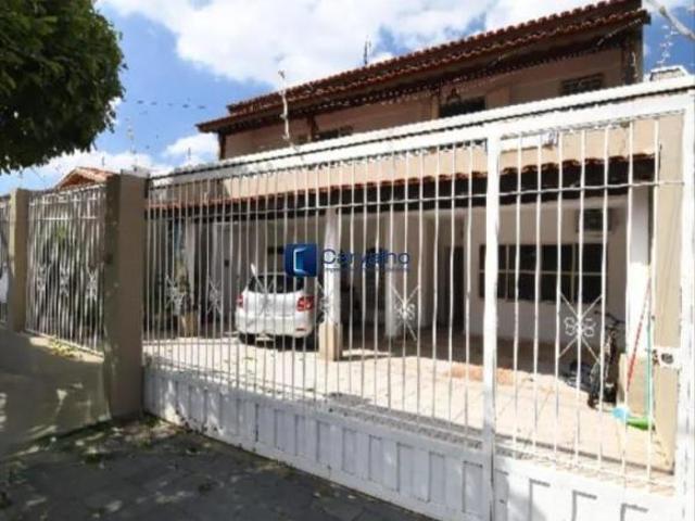 Casa à venda com 280m², 4 quartos e 3 vagas