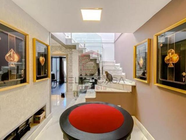 Casa à venda com 288m², 3 quartos e 2 vagas