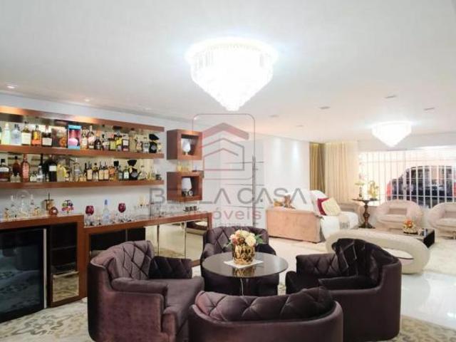 Casa à venda com 290m², 4 quartos e 5 vagas