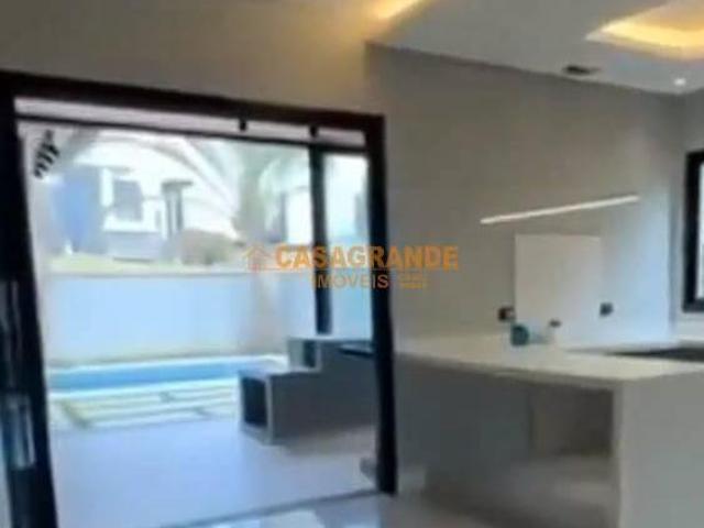 Casa a venda com 290ms², 3 Quartos, no Condomínio Alphaville ll Urbanova