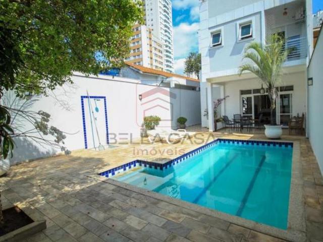 Casa à venda com 200m², 3 quartos e 3 vagas