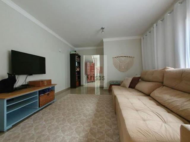 Casa à venda com 200m², 3 quartos e 3 vagas no Adalgisa