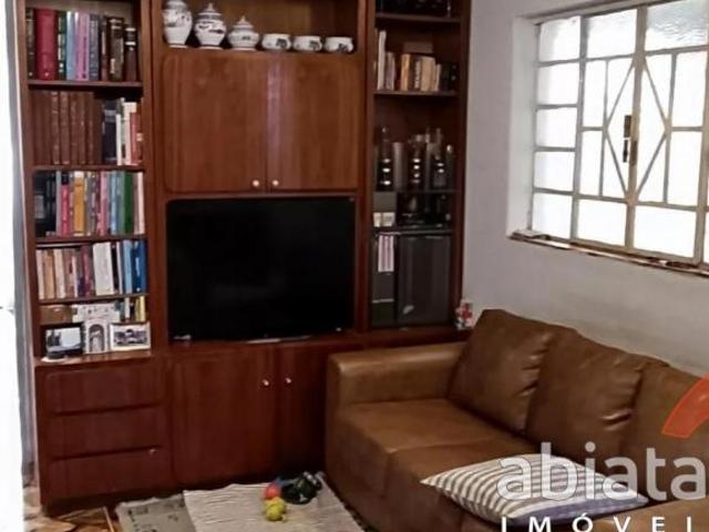 Casa à venda com 208m², 4 quartos e 4 vagas