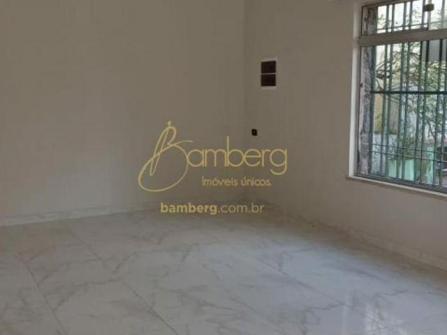 Casa à venda com 217m², 3 quartos e 2 vagas