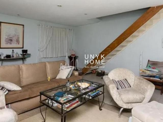 Casa à venda com 220 m², 3 dormitórios e varanda gourmet