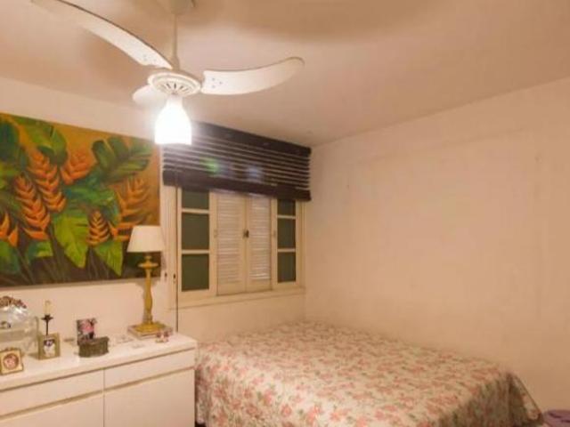 Casa à venda com 220m², 4 quartos e 2 vagas na Cidade Ademar