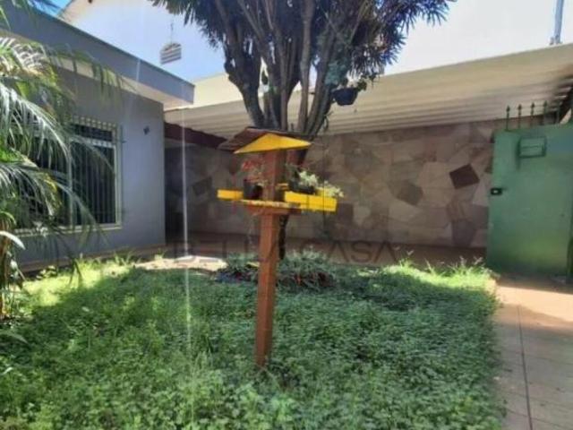 Casa à venda com 230m², 4 quartos e 3 vagas