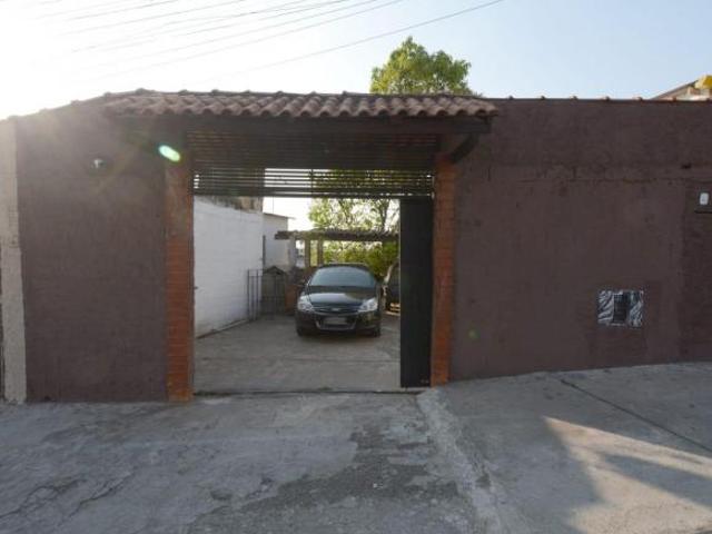 Casa à venda com 232m²