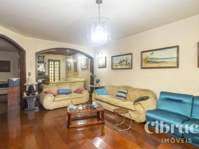 Casa à venda com 237m2 no Bacacheri