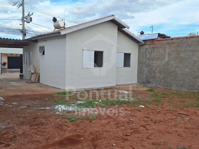 Casa à venda, com 2 4 RESIDENCIAL PEQUIS, UBERLANDIA MG