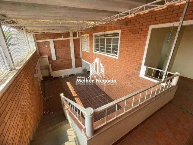 CASA A VENDA COM 2 DORMITORIOS