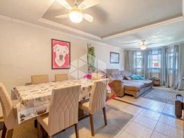 Casa à venda com 2 dormitórios, 145m² e 2 vagas no bairro Hípica, Zona Sul de Porto Alegre