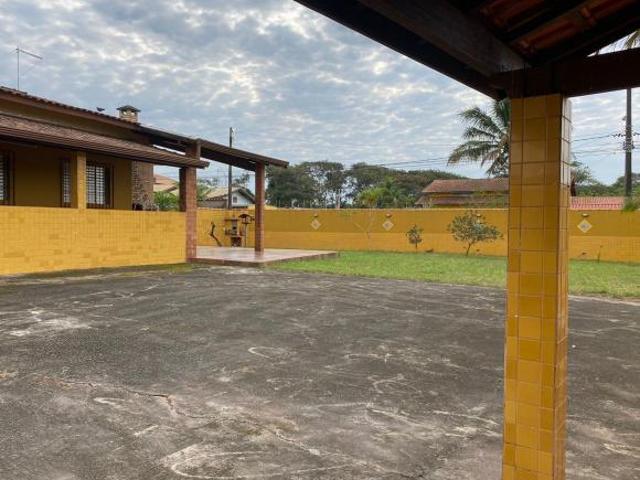 Casa à venda com 2 dormitórios, 1 banheiro, churrasqueira, 467m² em Bairro Jamaica, Itanhaém SP
