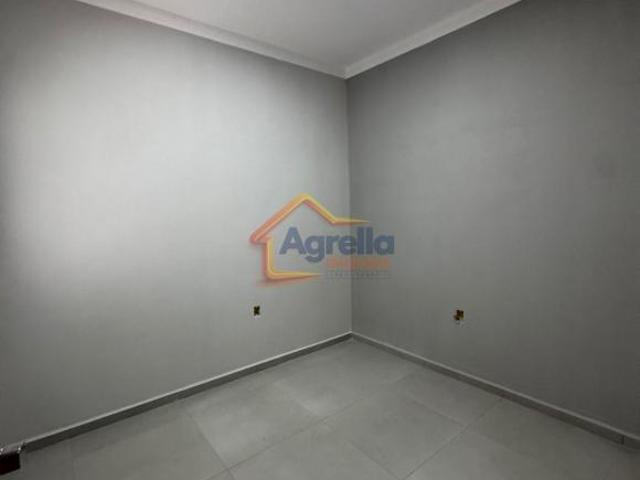 CASA À VENDA COM 2 DORMITÓRIOS, 2 VAGAS, COZINHA INTEGRADA, ACEITA FINANCIAMENTO EM MOGI GUAÇU/SP