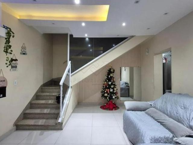 Casa a venda com 2 dormitórios e 2 vagas na Vila Junqueira, Santo André