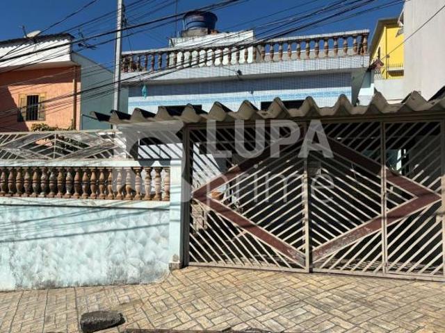 CASA Á VENDA COM 2 DORMITÓRIOS E 2 VAGAS DE GARAGEM