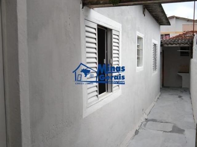 Casa à Venda com 2 Dormitórios e Kitnet no Parque Santa Rita SJC