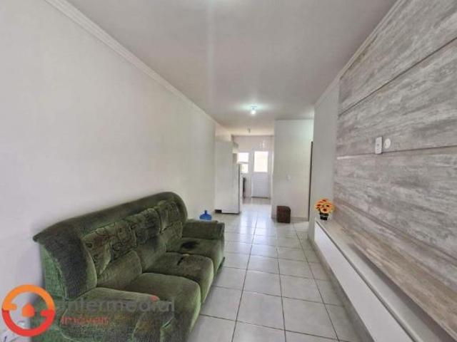 Casa a venda com 2 dormitórios mobiliada Condominio Village Golden
