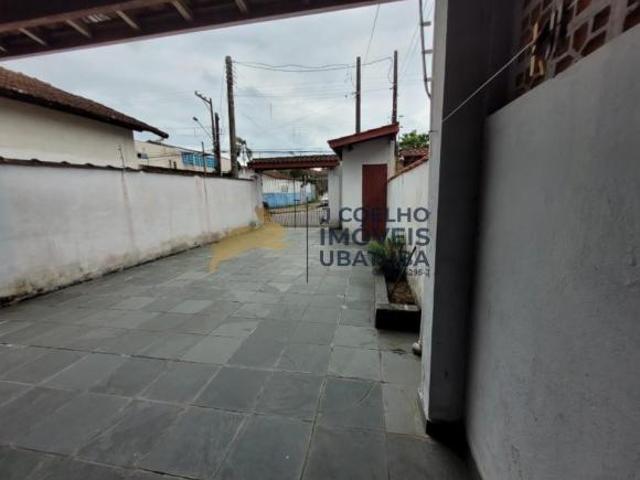 Casa à venda com 2 dormitórios no Centro de Ubatuba SP