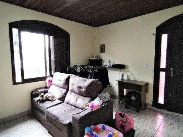 Casa a venda com 2 dormitórios no bairro Passo das Pedras