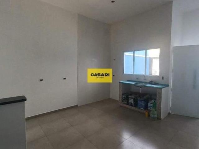 Casa á venda com 2 dormitórios sendo 1 suíte, em bairro tranquilo, aceita financ