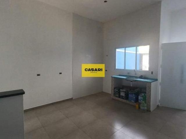 Casa á venda com 2 dormitórios sendo 1 suíte, em bairro tranquilo, aceita financiamento em Iperó/SP