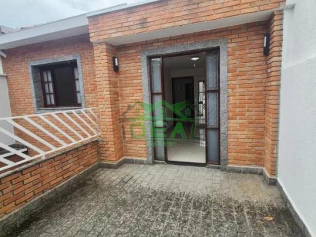 Casa a venda com 2 dormitórios, sendo um suíte, parte inferior com 2 dormitórios,5 vagas de garag