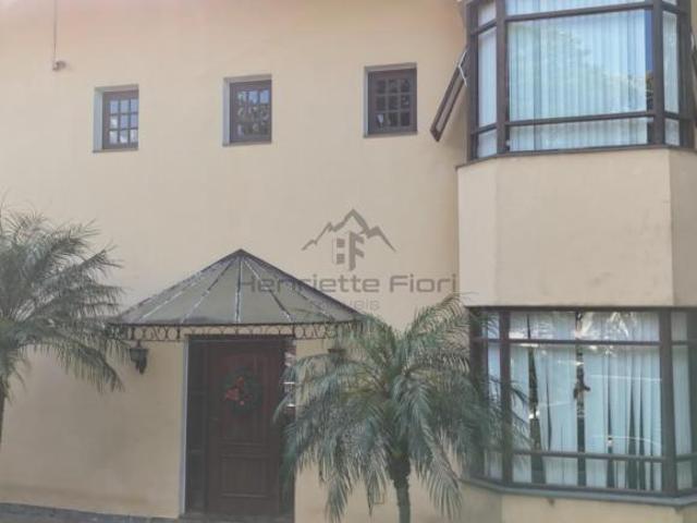 Casa a Venda com 2 Suite e Piscina Condomínio Alpes da Cantareira