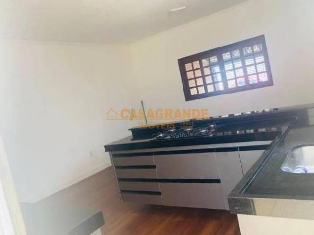 Casa à venda com 2 quartos 103 m² Jardim Santa Júlia