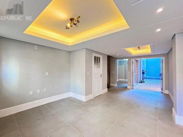 Casa à venda com 2 quartos 106 m² rua Luiz Afonso, cidade baixa, porto alegre