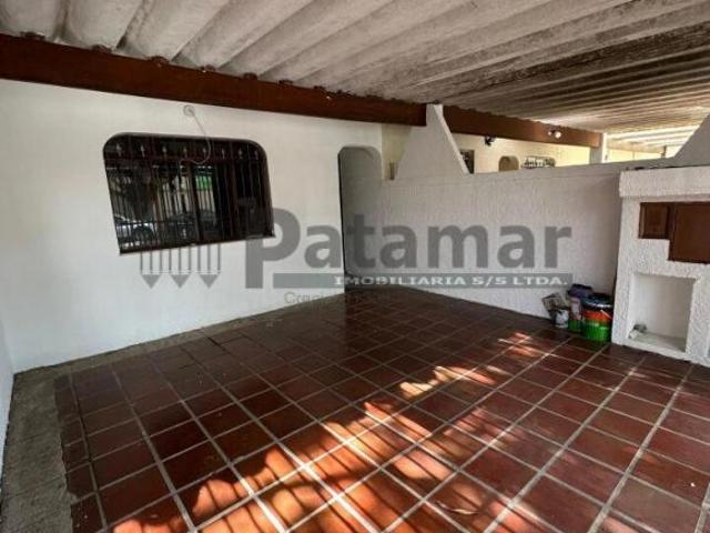 Casa a Venda com 2 quartos, 1 banheiro e 2 vagas no Jardim Ester