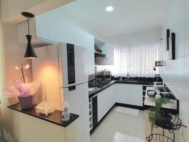 Casa a venda com 2 quartos, 1 suíte e 2 vagas na garagem, 330m²