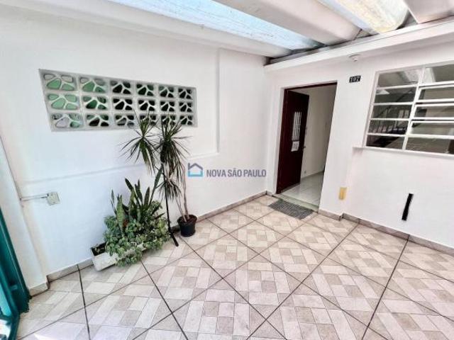 Casa à venda, com 2 quartos, 1 suíte, 1 vaga, na Vila Guarani