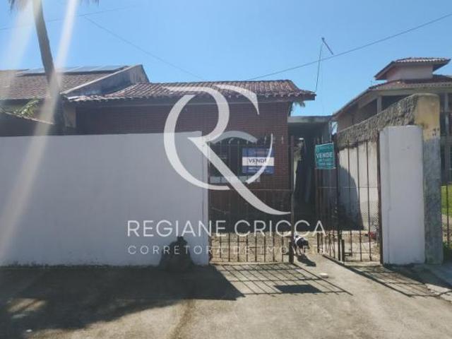 Casa à Venda com 2 Quartos, 1 Suíte, 2 Vagas e 252m² de Terreno Financiamento e F