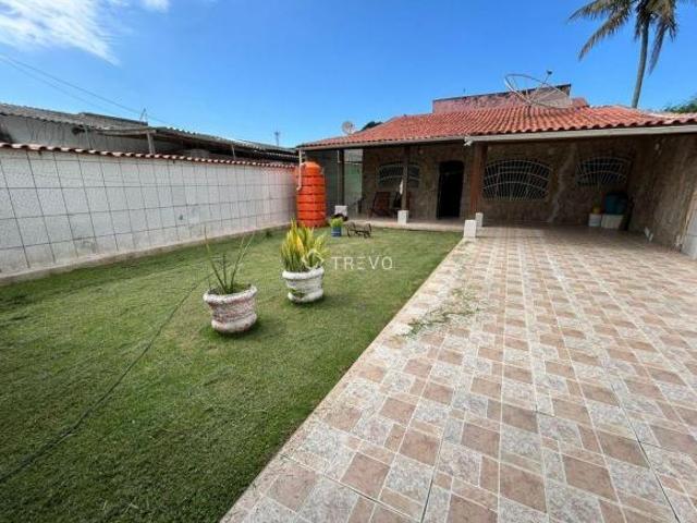 Casa à Venda com 2 quartos, 2 banheiros, 4 vagas e 300m² por R$ 650.000