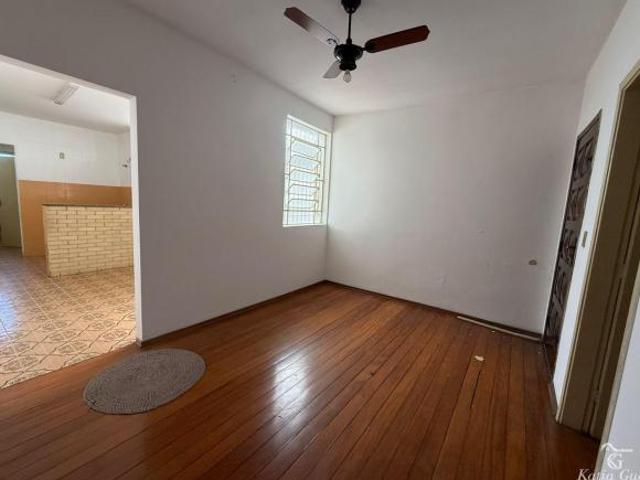 Casa à venda com 2 quartos, 2 banheiros, na Vila Arens por $ 450.000,00