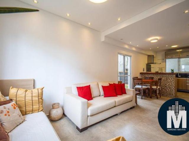 Casa á venda com 2 Quartos, 2 Suítes, 2 Vagas em Granja Viana Cotia