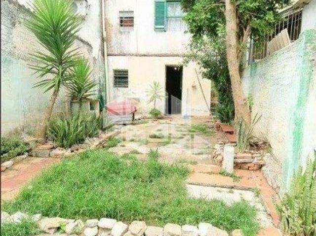 Casa à venda com 2 quartos bem localizada próxima a pontos de interesse de Medianeira