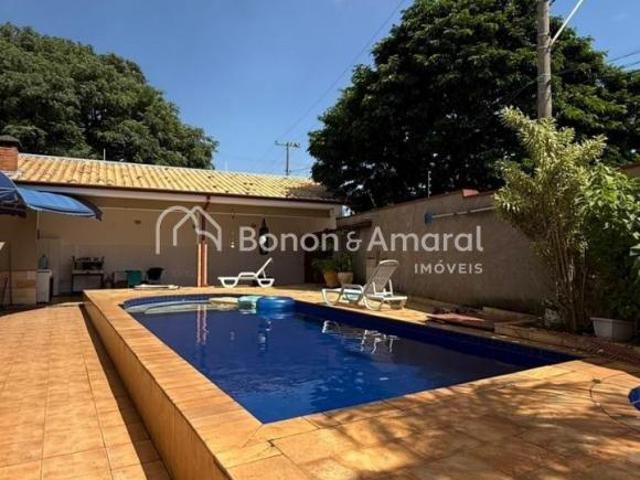 Casa a venda com 2 quartos e piscina em Paulínia, SP
