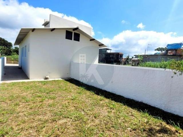 Casa á venda com 2 quartos e quintal valor incrivel