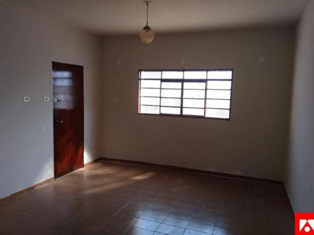 Casa à venda com 2 quartos e 3 vagas de garagem no Jardim Dulce em Santa Bárbara d&apos Oeste