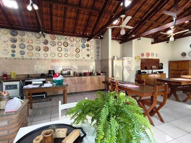 Casa a venda com 2 quartos, garagem coberta 729.900 mil rua da Penha Itapira