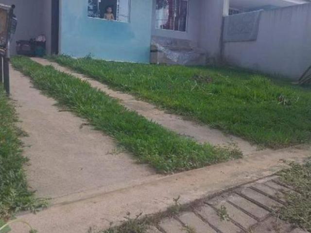 Casa á venda com 2 quartos no bairro Estados em Fazenda Rio Grande PR